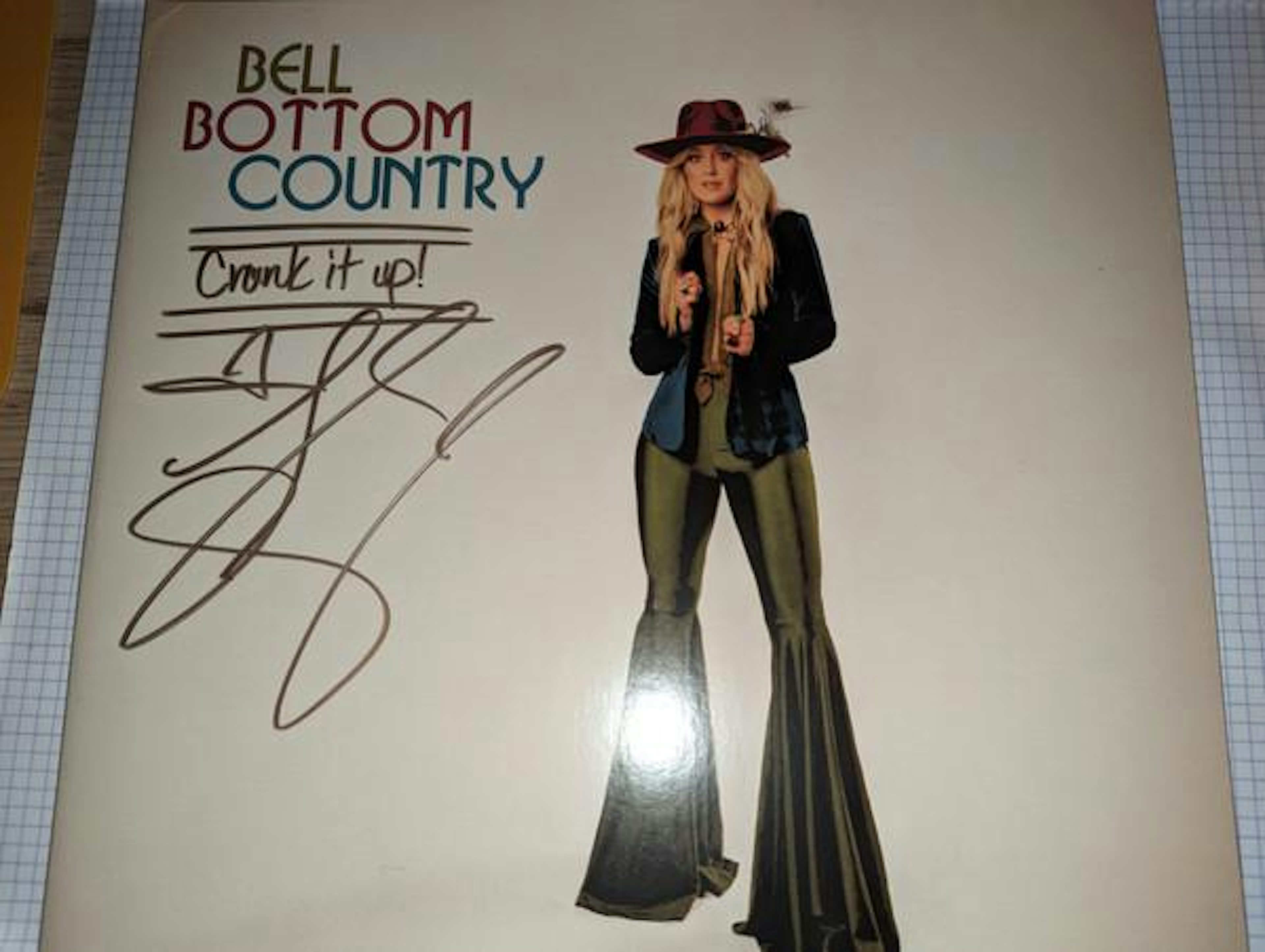 Lainey Wilson BELL BOTTOM COUNTRY (2LP) Vinyl Record