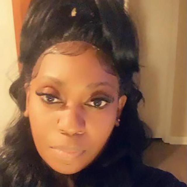 La Chat Store: Official Merch & Vinyl