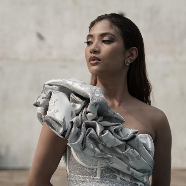 Meba Ofilia Store: Official Merch & Vinyl