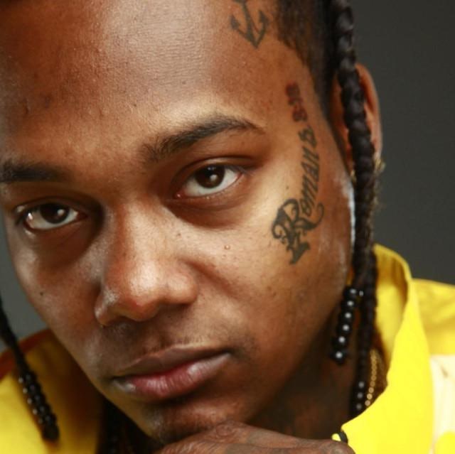 Que Shirts, Que Merch, Que Hoodies, Que Vinyl Records, Que Posters, Que ...