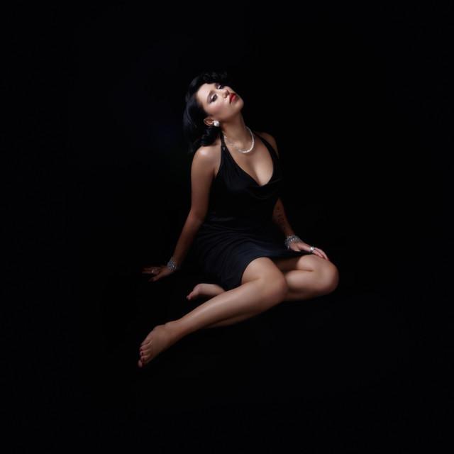 Raye Shirts, Raye Merch, Raye Hoodies, Raye Vinyl Records, Raye Posters ...