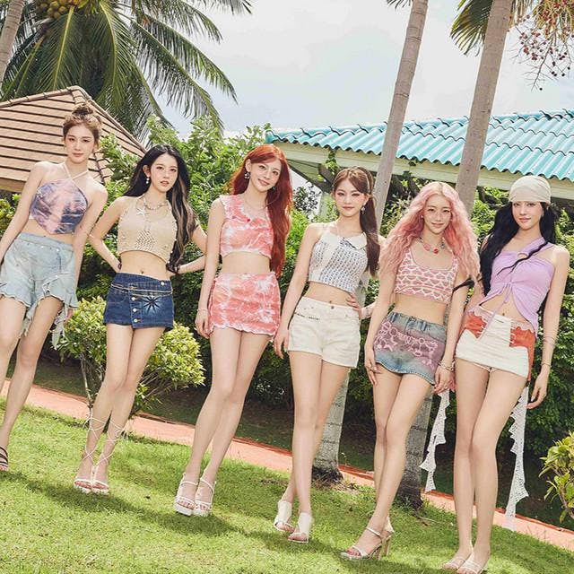 STAYC Store: Official Merch & Vinyl