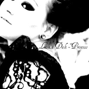 Lisa í Dali Store: Official Merch & Vinyl