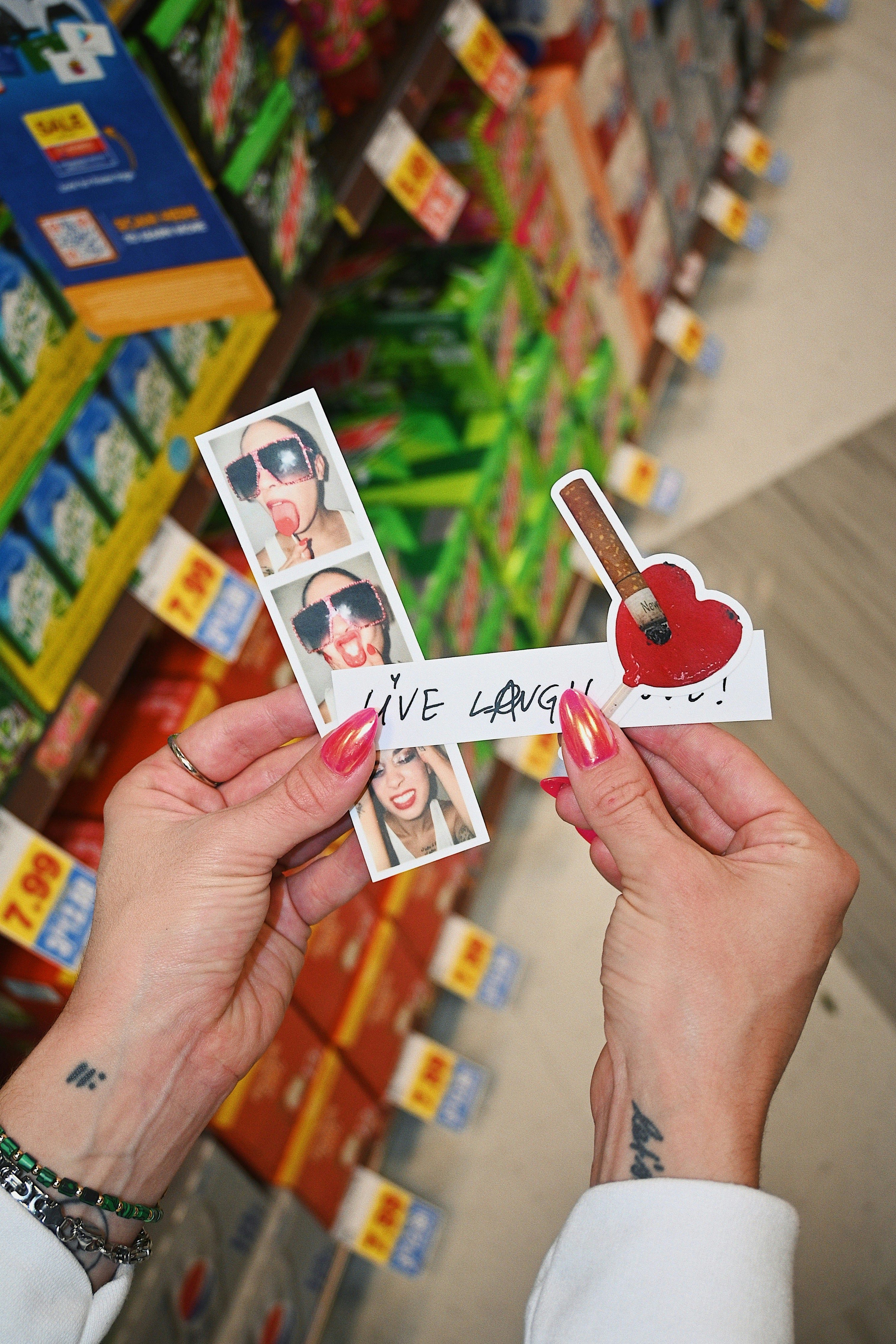 Sizzy Rocket Live Laugh Love - Sticker Pack