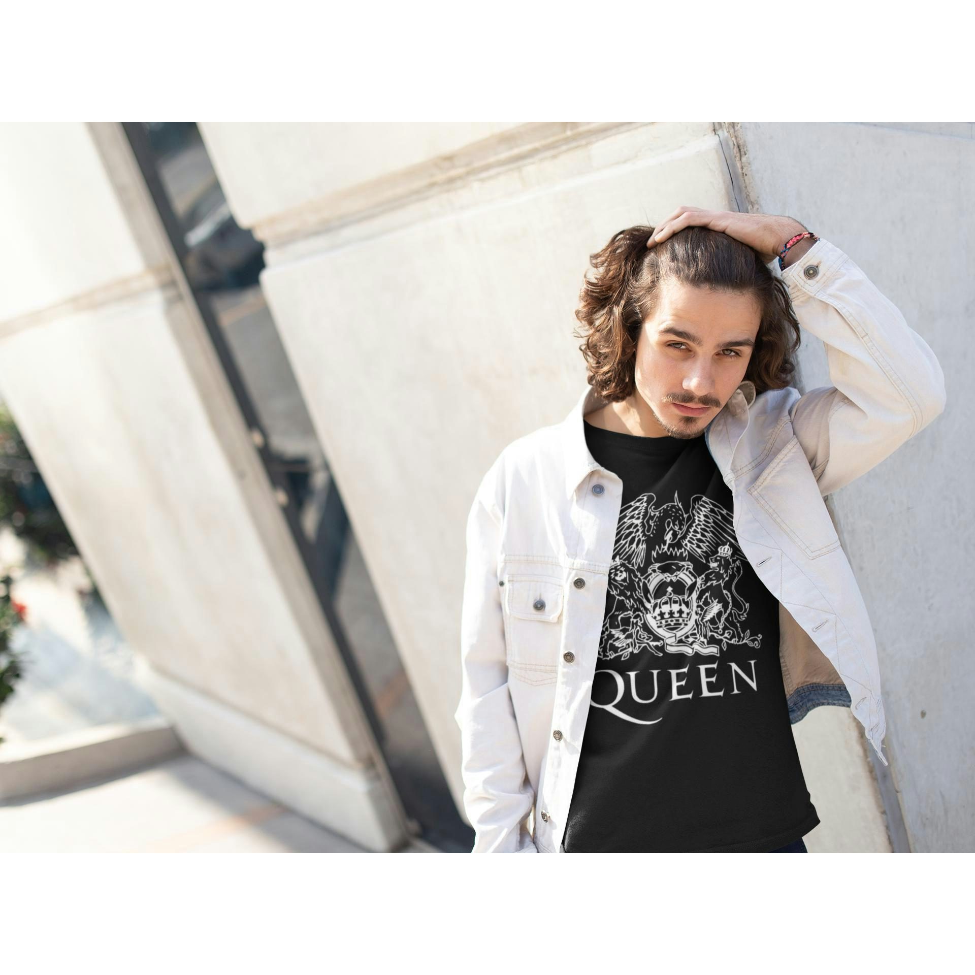 Queen T-Shirt | Official Crest Logo Queen T-Shirt